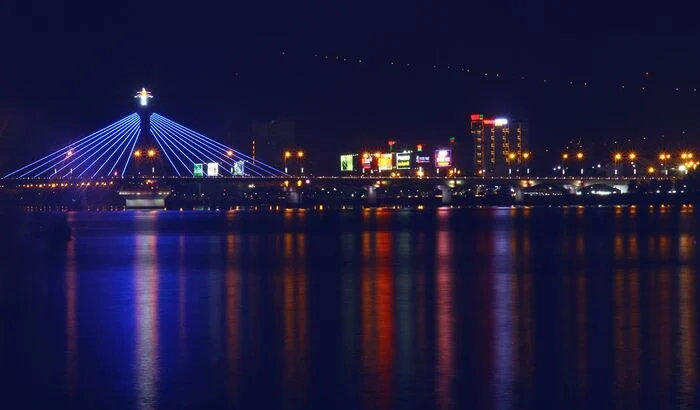 Discover the Han River Bridge in Da Nang
