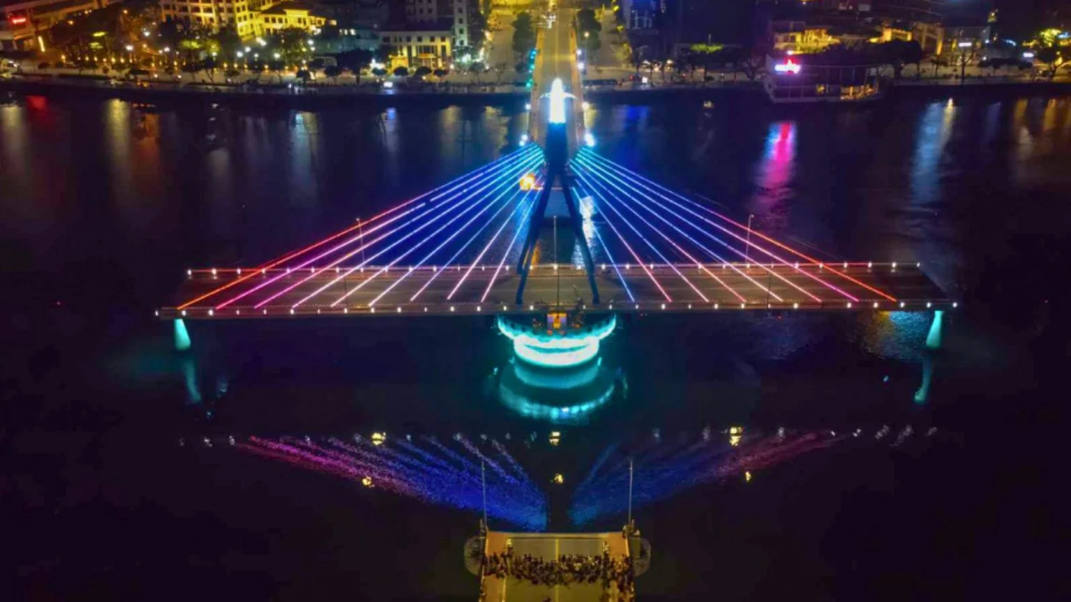 Discover the Han River Bridge in Da Nang